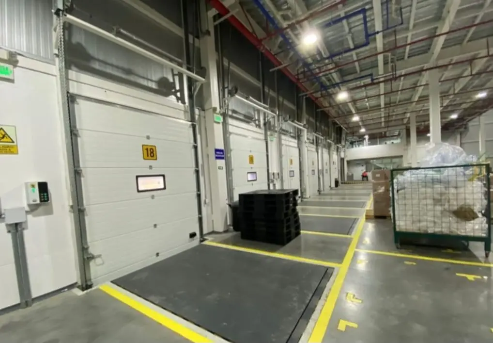 Tecnología en los Andenes de carga: Más Rápidos, Seguros y Eficientes
